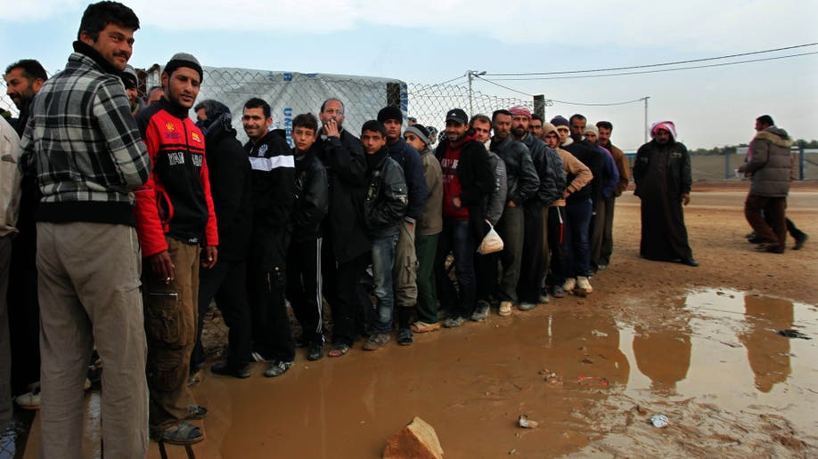 Syrian Refugees Stream Into Jordan Overwhelm Camp Amid Funding