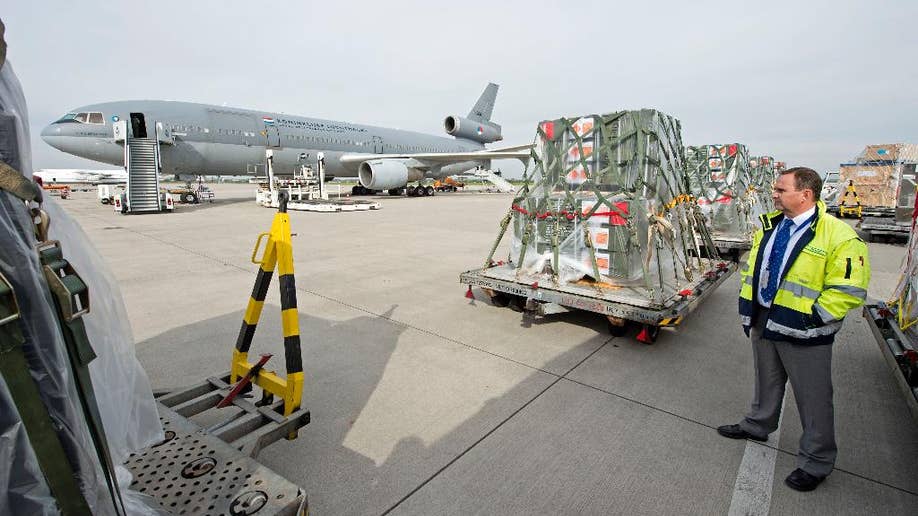 German defense minister in northern Iraq to meet with Kurds as arms ...