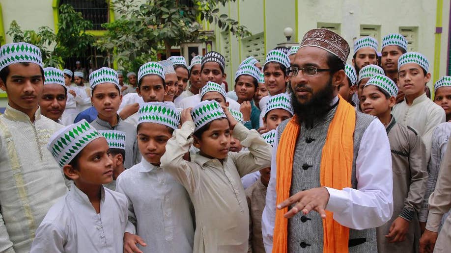 Indian Muslim clerics ratify edict condemning Islamic State and calling ...
