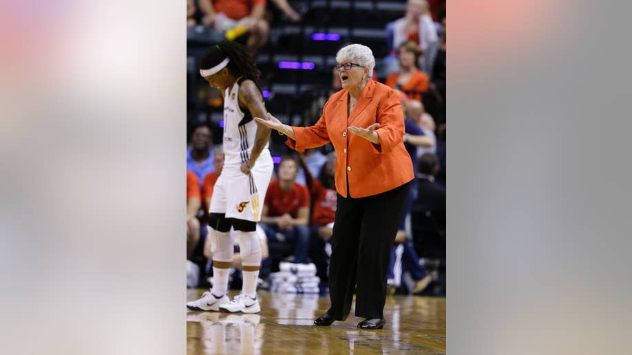 Lin Dunn's Hall of Fame career comes to an end after Fever lose to Sky ...