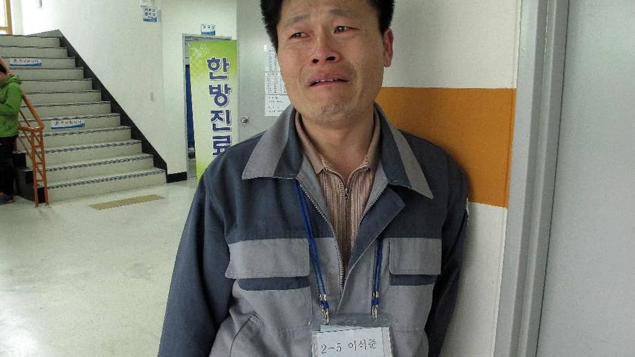 Confusion, anguish erupt in fury as relatives of sunken South Korean ... Confusion, anguish erupt in fury as relatives of sunken South Korean ...