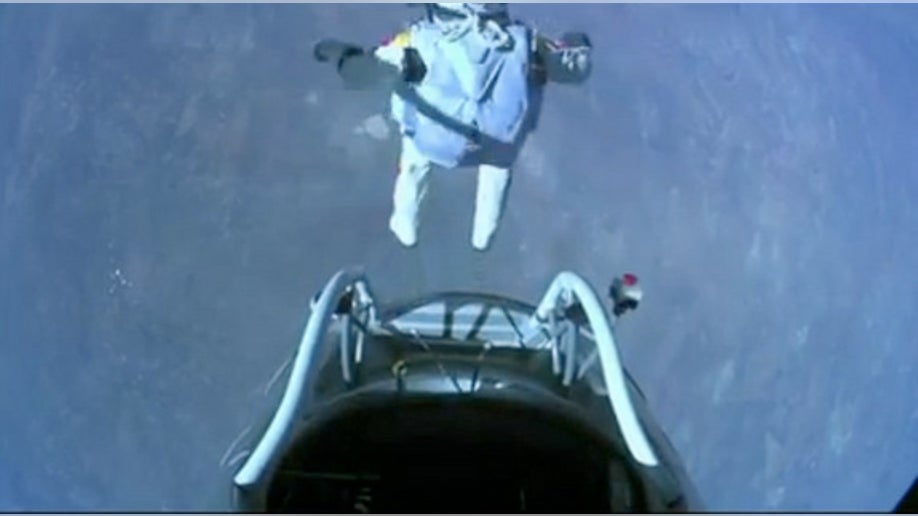 World's Highest Skydive! Daredevil Makes Record-Breaking Supersonic ...