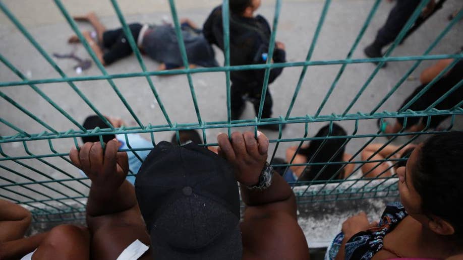 Video appears to show Rio police shooting subjects on ground | Fox News