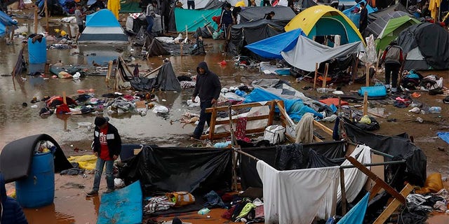 Migrant caravan's arrival in Mexico border city leads to drop in ...