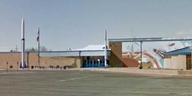6 New Mexico high school students hospitalized after vaping scare | Fox ... 6 New Mexico high school students hospitalized after vaping scare | Fox ...