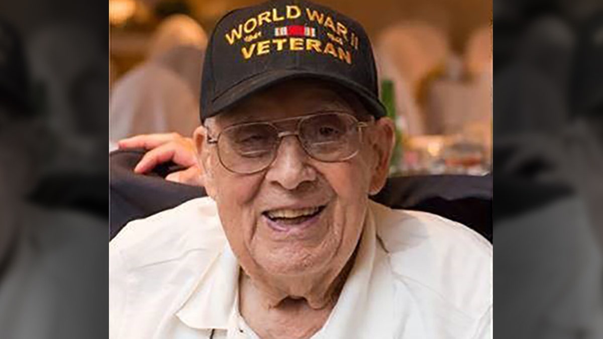 Wwii Vet Turning 100 Wants Birthday Cards From Around The World Fox