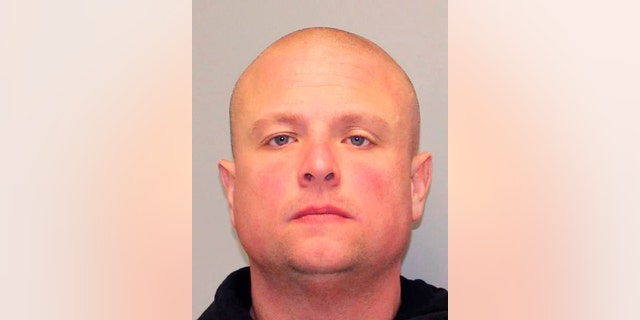Police officer charged with illegally making, selling guns | Fox News