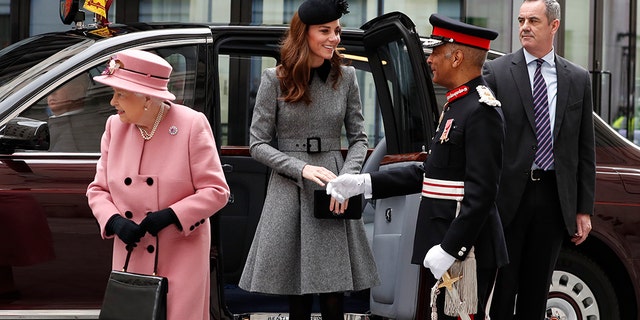 Kate Middleton and Queen Elizabeth II have first-ever solo outing in ...