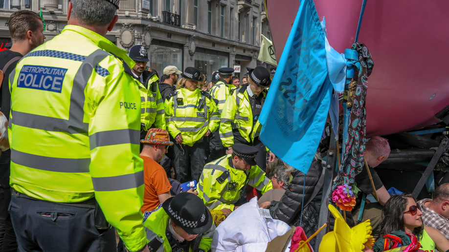 London climate-change protesters vow to continue blockades | Fox News London climate-change protesters vow to continue blockades | Fox News
