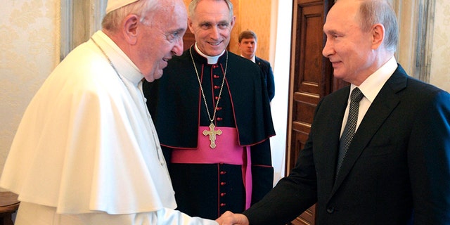 Pope Francis And Putin Meet At Vatican Discuss Syria Ukraine Fox News