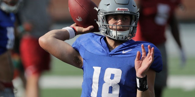 Pac-12 saw some key QB competitions heading into season | Fox News