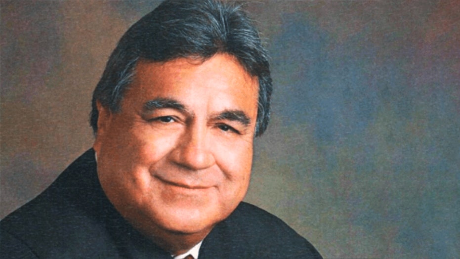 Ex-Texas judge who took bribes hidden in six-packs in exchange for ...