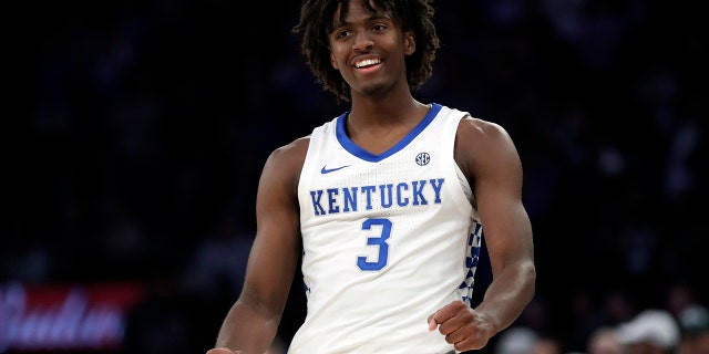 Maxey leads No. 2 Kentucky past No. 1 Michigan State 69-62 | Fox News