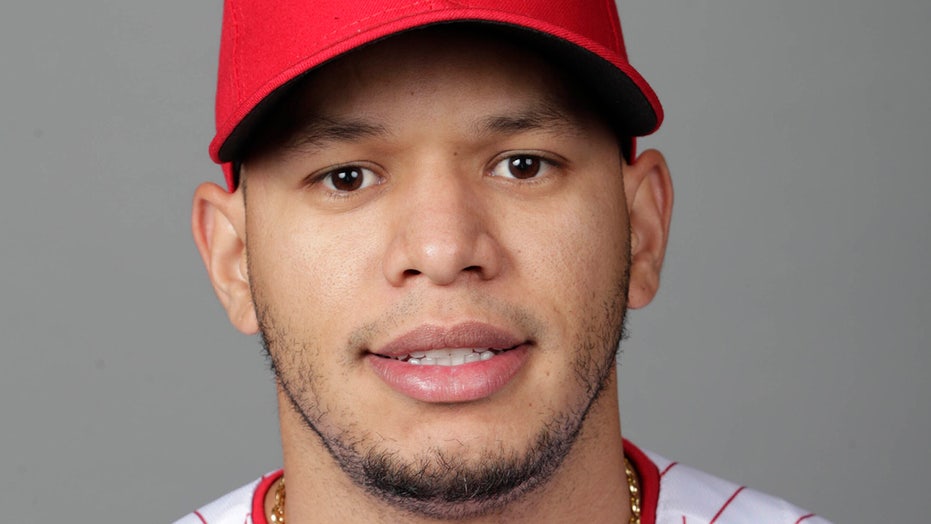 Indians, 2B Hernandez agree on 1-year contract 2021 ari7