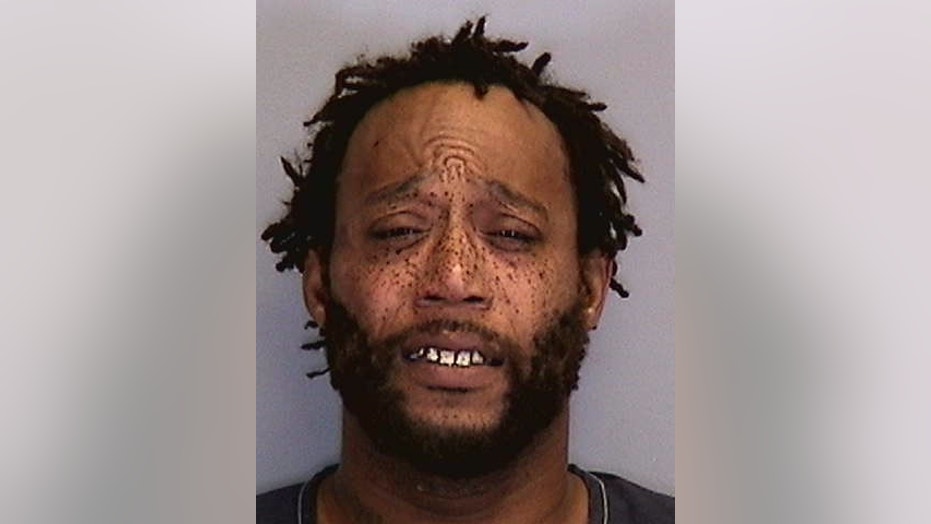 Florida man arrested after shining laser pointer at planes, police say ...