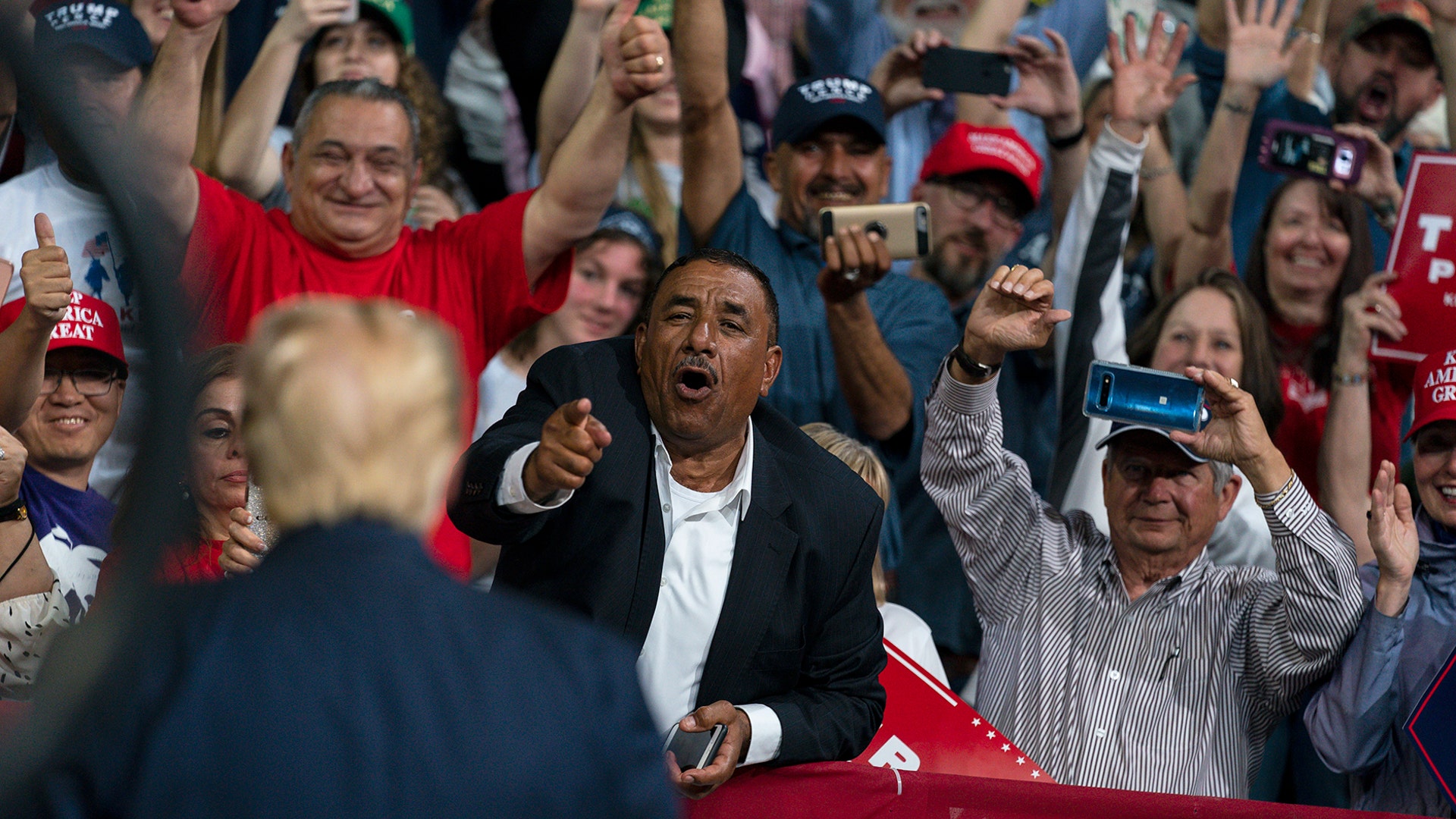 As Dems debated, President Trump held fiery rally in Arizona: pictures ...