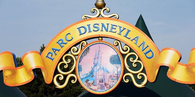 Disney Apologizes To Couple Whose Marriage Proposal Was Thwarted By