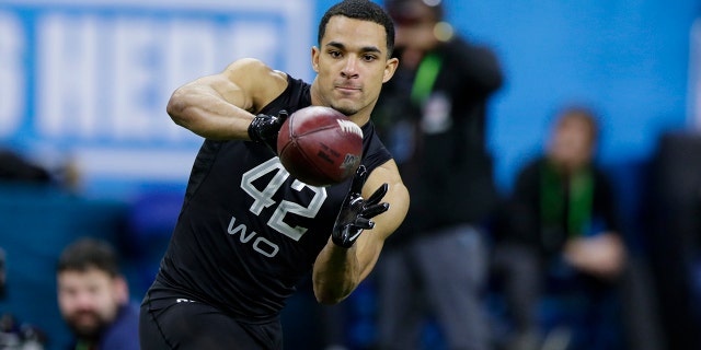 Record-setting Navy QB Perry will get NFL shot with Dolphins | Fox News