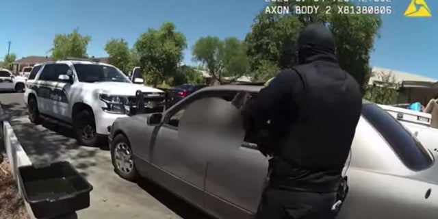 Phoenix police chief calls on FBI to investigate officer-involved ... Phoenix police chief calls on FBI to investigate officer-involved ...