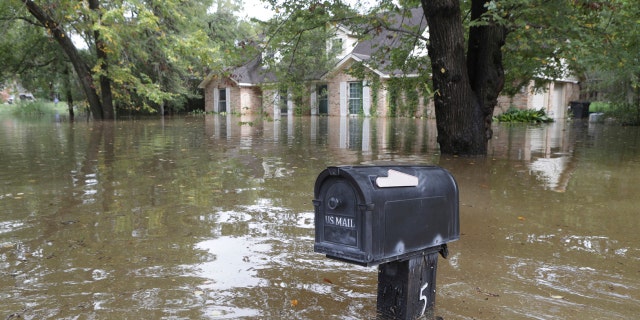 Beta floods Houston as over 500K gallons of wastewater spill, body of ...