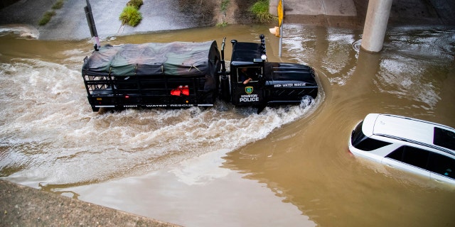Beta floods Houston as over 500K gallons of wastewater spill, body of ...
