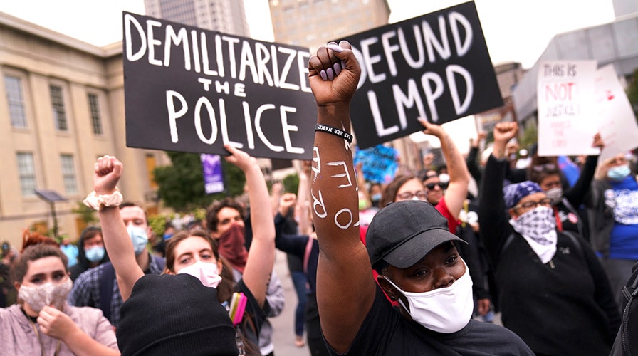 'Defund police' movement drives officers toward Trump | Fox News 'Defund police' movement drives officers toward Trump | Fox News