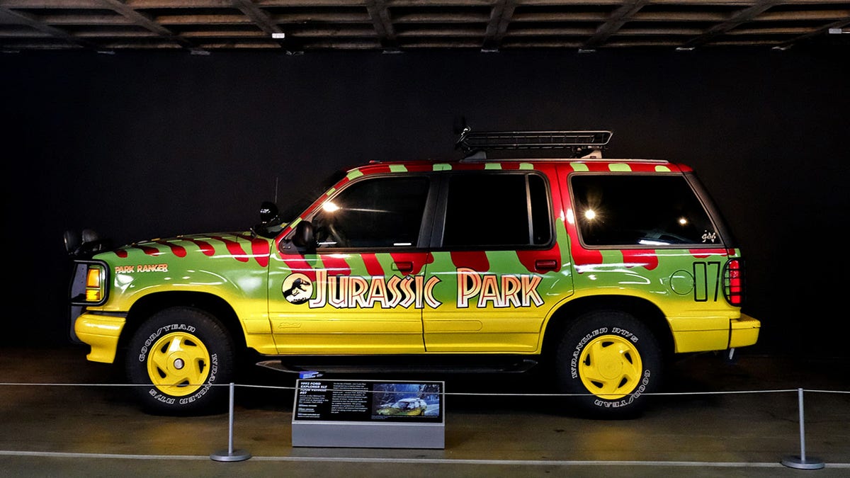 Jurassic Park Ford Explorer For Sale Has A Scary Surprise See The Pics Fox News