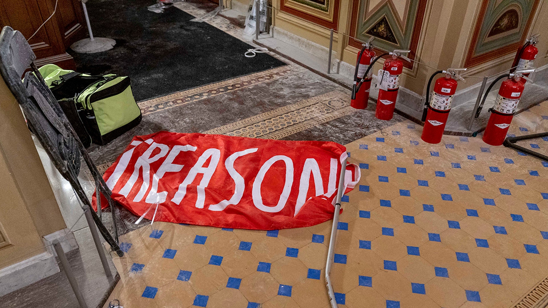 Capitol rioting leads to shattered glass and debris, makeshift ...