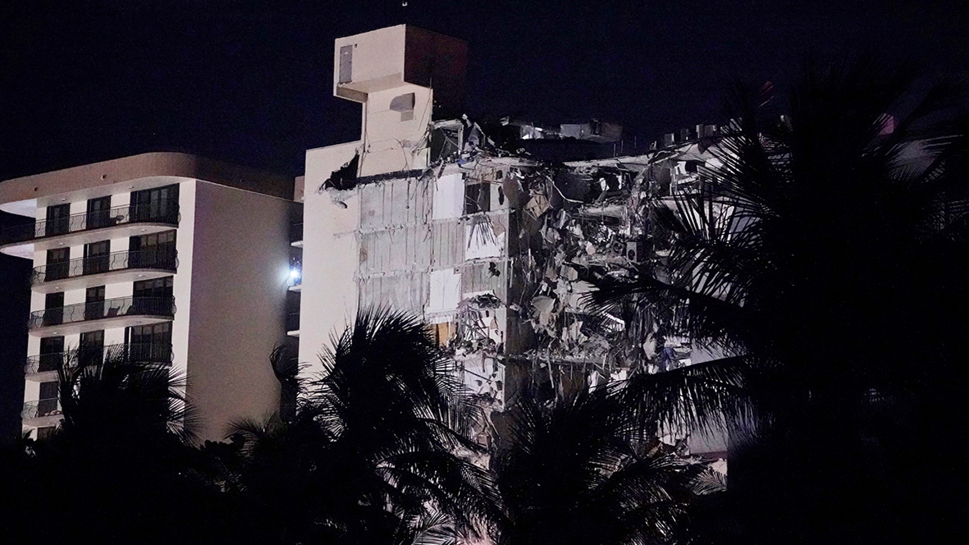 Miami building collapse: Huge emergency operation underway | Fox News