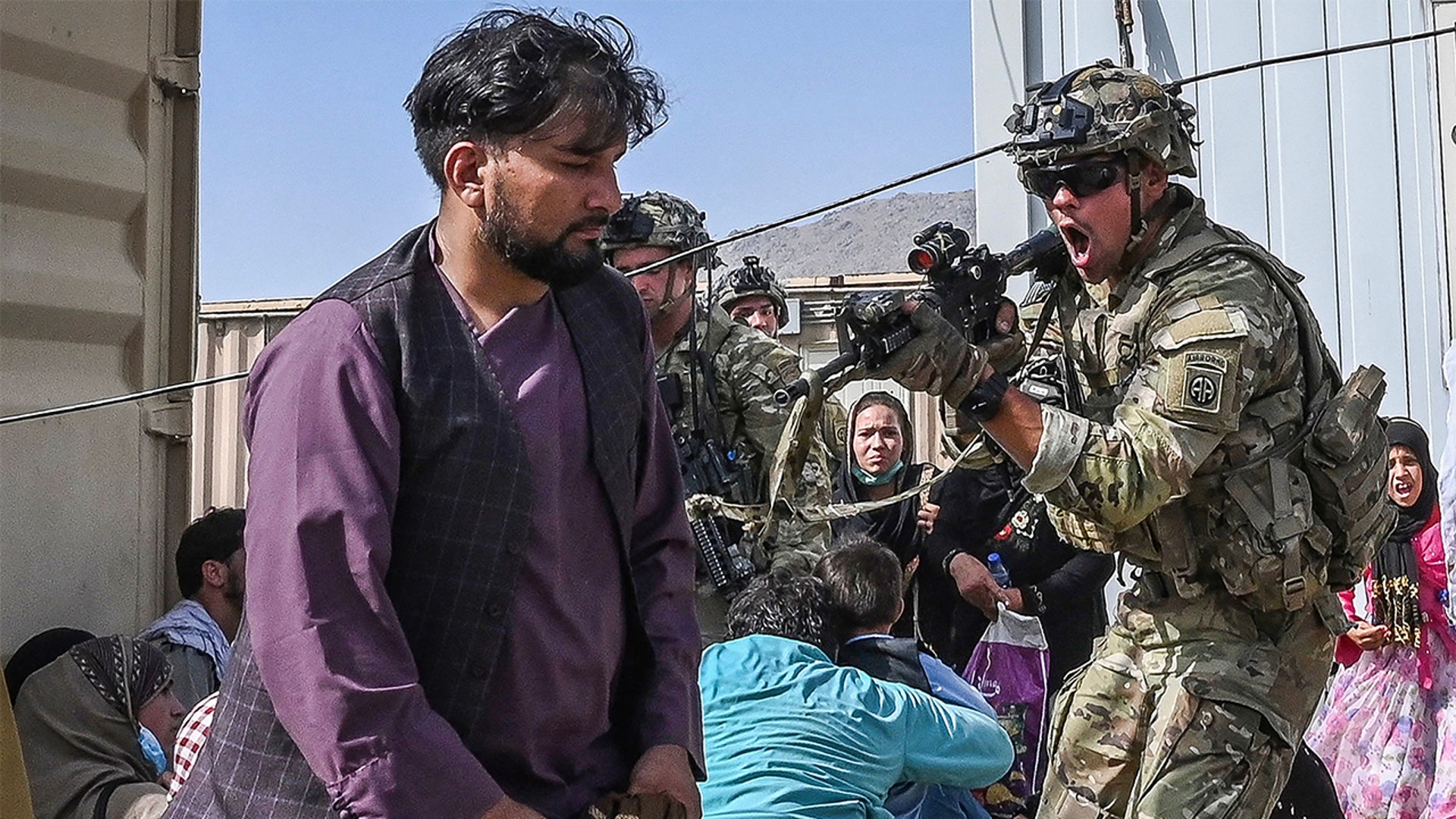New Afghanistan Photos Show Us Troops On The Ground Working To Evacuate