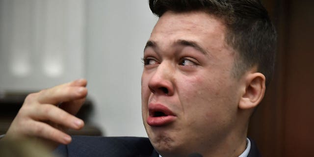 Rittenhouse judge tears into prosecution with aggressive tongue lashing ...