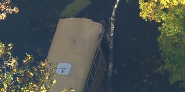 Pennsylvania school bus carrying 29 students plunges into creek, crash ... Pennsylvania school bus carrying 29 students plunges into creek, crash ...