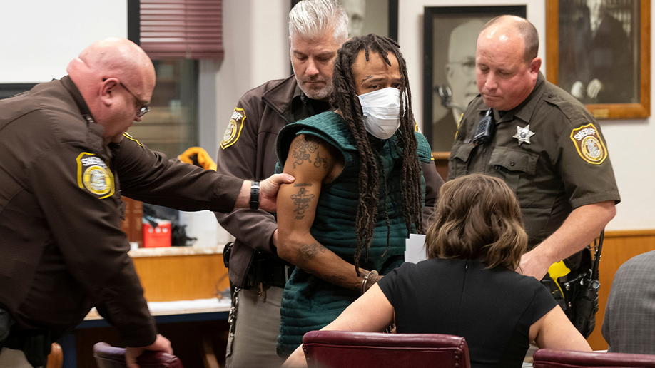 Waukesha suspect Darrell Brooks griped about unfair treatment from jail ... Waukesha suspect Darrell Brooks griped about unfair treatment from jail ...