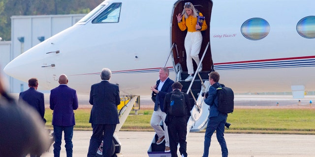 Brian Kelly's daughter, Grace, still at Notre Dame trying to graduate ... Brian Kelly's daughter, Grace, still at Notre Dame trying to graduate ...
