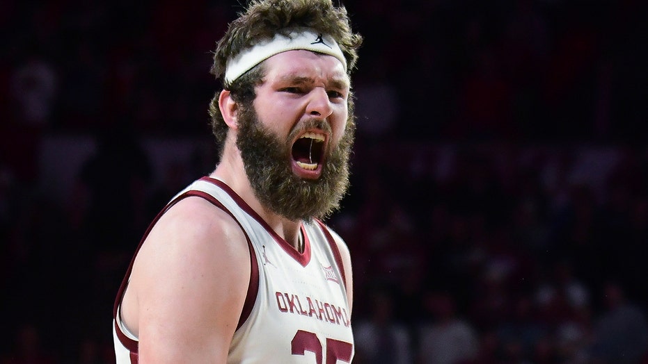 Groves scores 20, leads Oklahoma past No. 14 Florida, 74-67 | Fox News