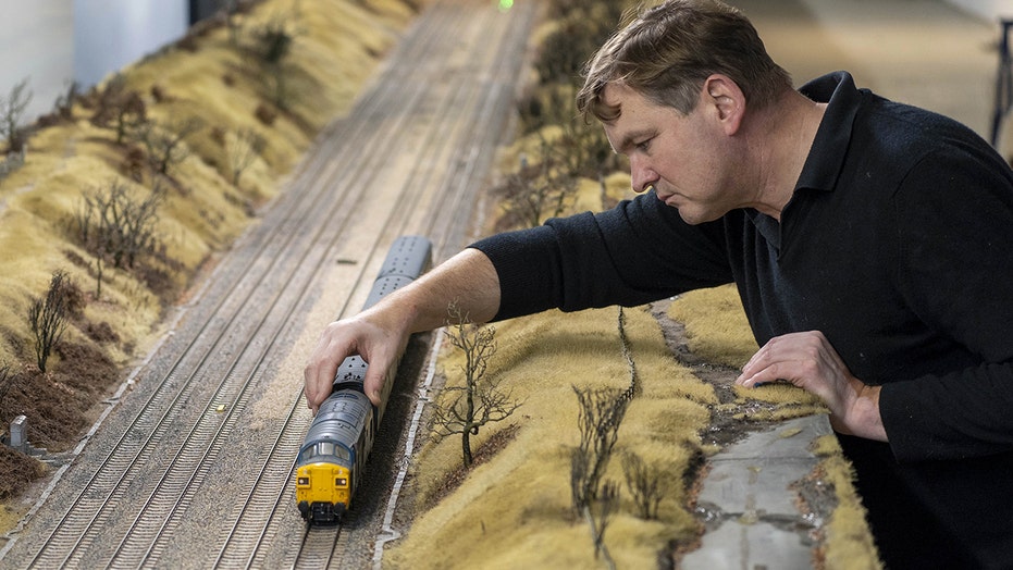 Man hides Britain's largest model train set from girlfriend | Fox News