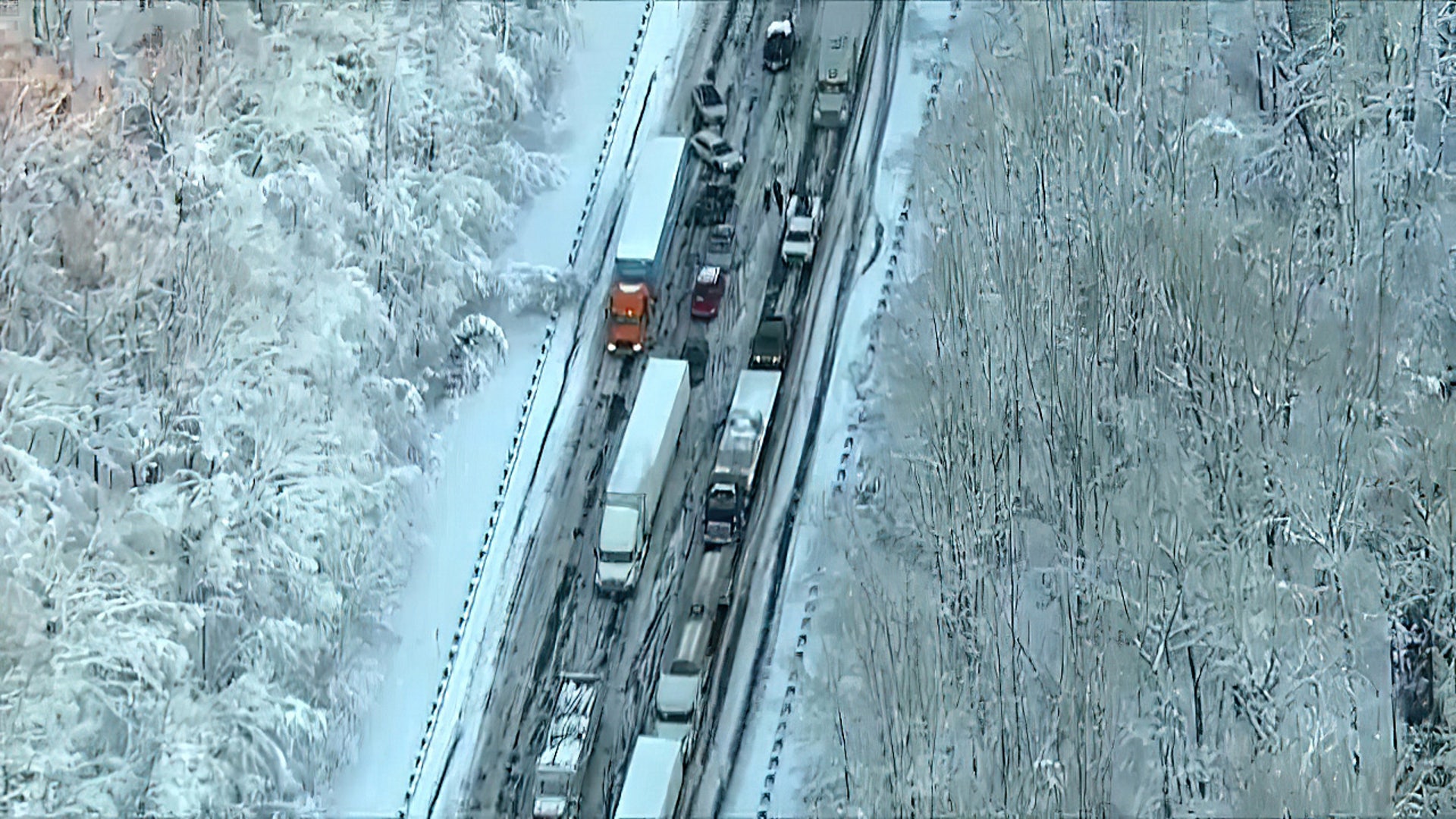 Snowstorm strands hundreds along I-95 in Virginia | Fox News