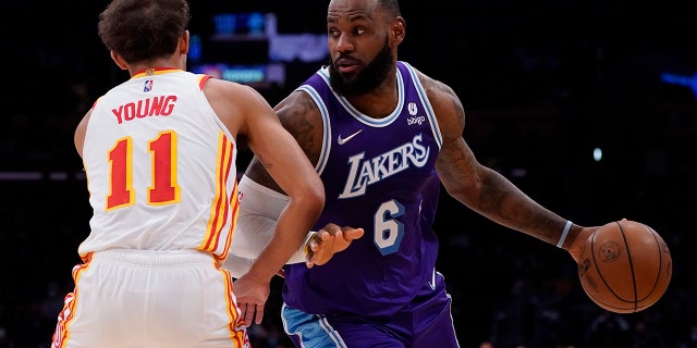 LeBron James leads Lakers past Hawks for 4th straight win | Fox News