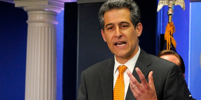 Former acting CDC director sounds off on consequences of masking ...