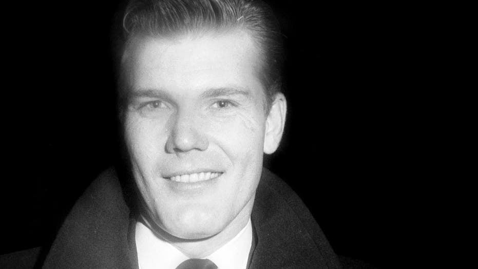 Donald May, 'Falcon Crest' and 'Edge of Night' star, dead at 92 | Fox News