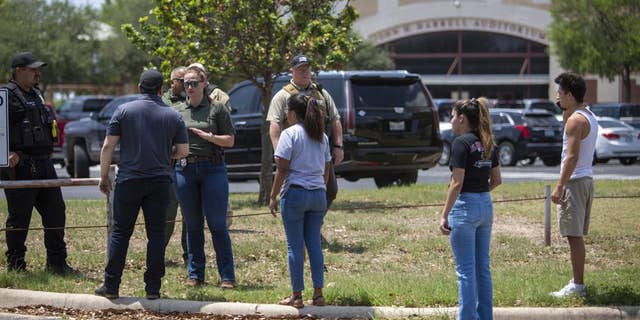 Uvalde, Texas school shooting: Democrats demand gun control, curse ... Uvalde, Texas school shooting: Democrats demand gun control, curse ...