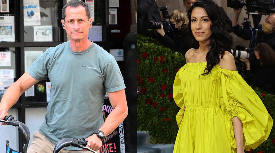 Anthony Weiner Spotted In New York After Ex Wife Huma Abedin Reportedly