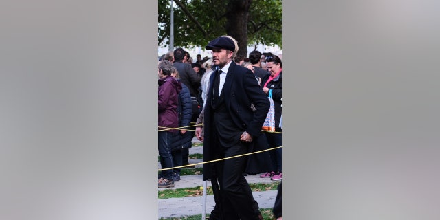David Beckham spotted in massive line to view Queen Elizabeth II's ...