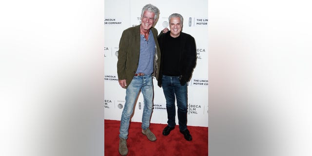 Anthony Bourdain's family and friends slam unauthorized bio that ...
