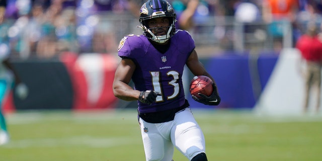 Ravens' Devin Duvernay speeds to end zone for 103-yard kick-return ...