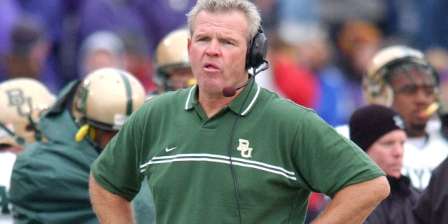 Guy Morriss, longtime NFL lineman and former college football head ...