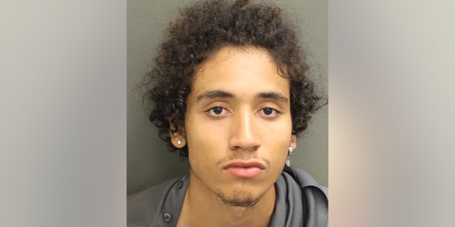 Florida jogger fights off man who allegedly grabbed her on trail ...