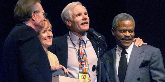 Iconic CNN anchor Bernard Shaw dead at 82 | Fox News