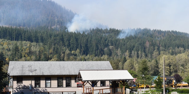 Bolt Creek Fire in Washington falls to 7% containment as fire weather ...