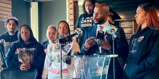 Family of man shot by Ohio sheriff's deputy wants suit against deputy ...